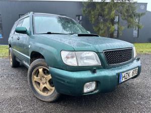 Zaļš Subaru Forester 2001 Viļņa, ar dzinēja tilpumu 2.00 L un nobraukumu 385 tūkst. km par 1800 €, foto 5 vietnē AUTOMOTO.COM.LV