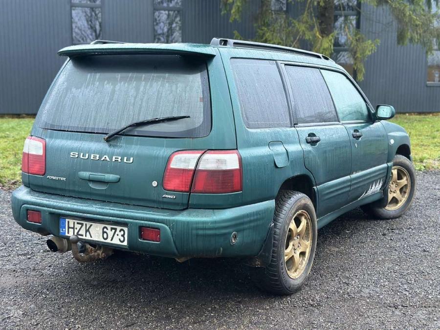 Zaļš Subaru Forester 2001 Viļņa, ar dzinēja tilpumu 2.00 L un nobraukumu 385 tūkst. km par 1800 €, foto 9 vietnē AUTOMOTO.COM.LV