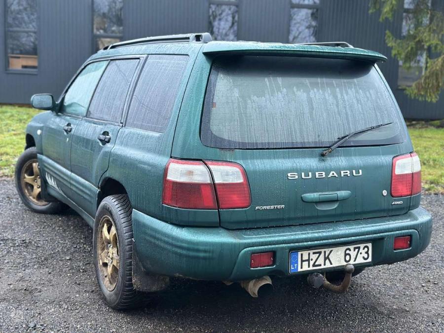 Zaļš Subaru Forester 2001 Viļņa, ar dzinēja tilpumu 2.00 L un nobraukumu 385 tūkst. km par 1800 €, foto 12 vietnē AUTOMOTO.COM.LV