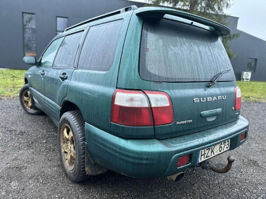 Zaļš Subaru Forester 2001 Viļņa, ar dzinēja tilpumu 2.00 L un nobraukumu 385 tūkst. km par 1800 €, foto 13 vietnē AUTOMOTO.COM.LV