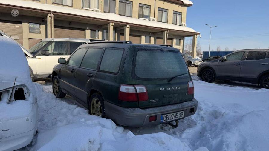 Zaļš Subaru Forester 2002 Viļņa, ar dzinēja tilpumu 2.00 L un nobraukumu 220 tūkst. km par 1250 €, foto 4 vietnē AUTOMOTO.COM.LV