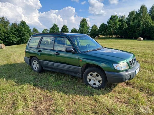 Green Subaru Forester 2002 in Prienai, with an engine capacity of 2.00 L and mileage of 197 thousand km for 2100 €, photo 4 on AUTOMOTO.COM.LV