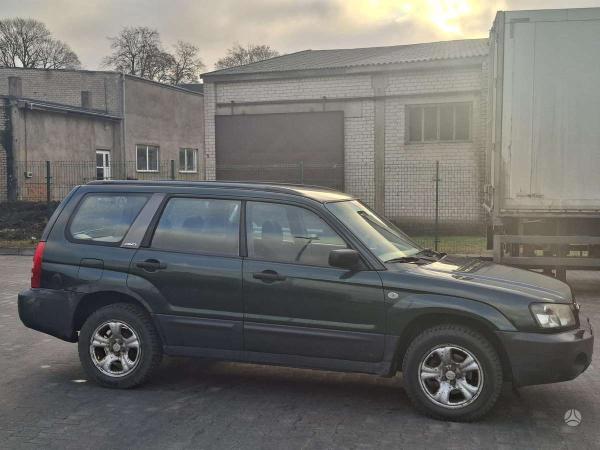 Zaļš Subaru Forester 2004 Šilutė, ar dzinēja tilpumu 2.00 L un nobraukumu 351 tūkst. km par 2350 €, foto 5 vietnē AUTOMOTO.COM.LV