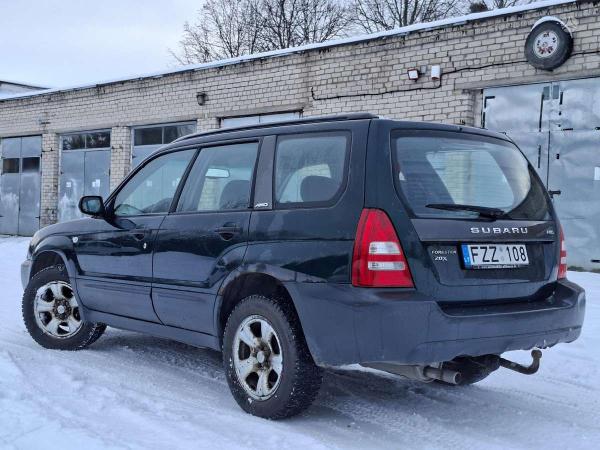 Green Subaru Forester 2004 in Silute, with an engine capacity of 2.00 L and mileage of 350 thousand km for 2000 €, photo 3 on AUTOMOTO.COM.LV