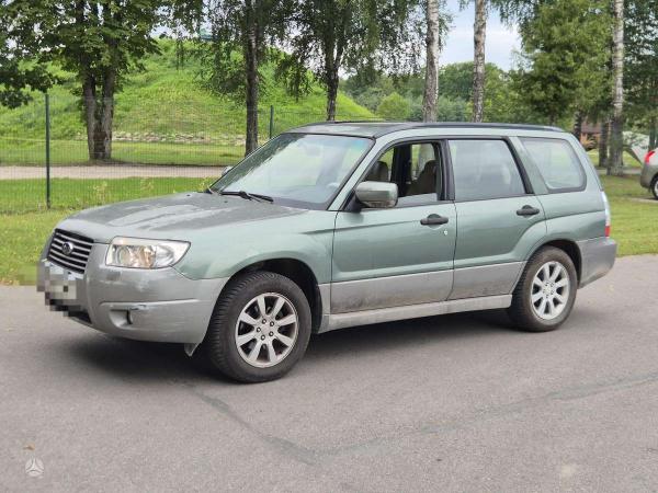 Zaļš Subaru Forester 2005 Tauragė, ar dzinēja tilpumu 2.00 L un nobraukumu 247 tūkst. km par 1900 €, foto 1 vietnē AUTOMOTO.COM.LV