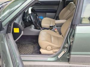 Green Subaru Forester 2005 in Taurage, with an engine capacity of 2.00 L and mileage of 247 thousand km for 1900 €, photo 13 on AUTOMOTO.COM.LV
