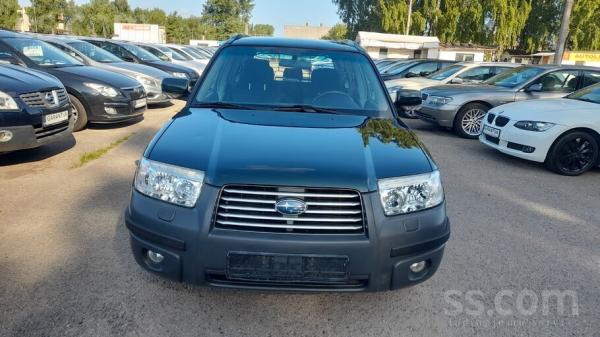 Green Subaru Forester 2007 in Riga, with an engine capacity of 2.00 L and mileage of 130 thousand km for 3850 €, photo 1 on AUTOMOTO.COM.LV