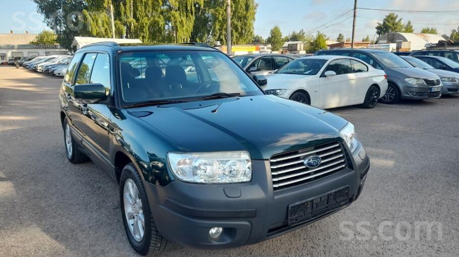 Green Subaru Forester 2007 in Riga, with an engine capacity of 2.00 L and mileage of 130 thousand km for 3850 €, photo 3 on AUTOMOTO.COM.LV