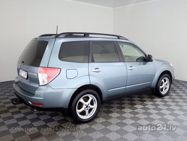Zaļš Subaru Forester 2012 Tallina, ar dzinēja tilpumu 2.00 L un nobraukumu 288 tūkst. km par 2199 €, foto 3 vietnē AUTOMOTO.COM.LV