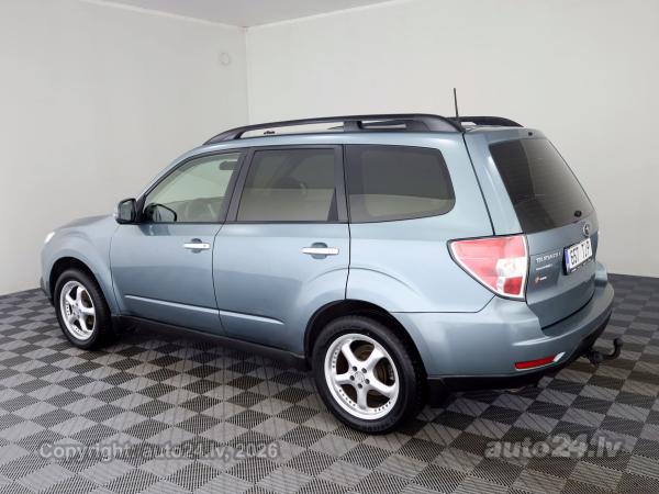 Zaļš Subaru Forester 2012 Tallina, ar dzinēja tilpumu 2.00 L un nobraukumu 288 tūkst. km par 2199 €, foto 4 vietnē AUTOMOTO.COM.LV