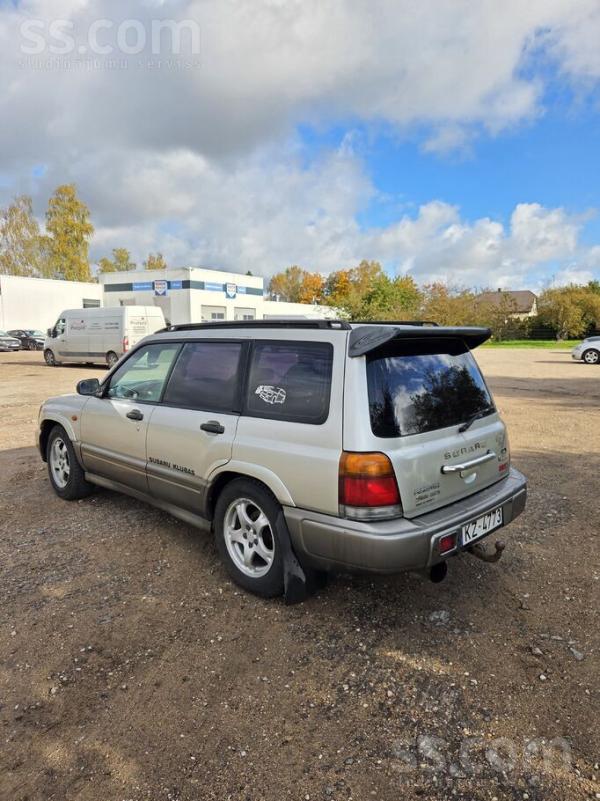 Pelēks Subaru Forester 1999 Talsi, ar dzinēja tilpumu 2.00 L un nobraukumu 224 tūkst. km par 3800 €, foto 2 vietnē AUTOMOTO.COM.LV