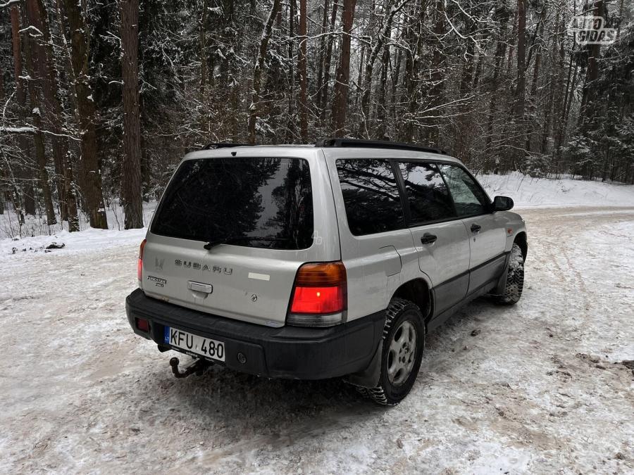 Pelēks Subaru Forester 1999 Kauņa, ar dzinēja tilpumu 2.00 L un nobraukumu 287 tūkst. km par 1900 €, foto 4 vietnē AUTOMOTO.COM.LV