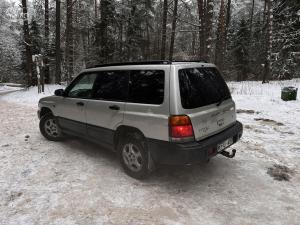 Pelēks Subaru Forester 1999 Kauņa, ar dzinēja tilpumu 2.00 L un nobraukumu 287 tūkst. km par 1900 €, foto 5 vietnē AUTOMOTO.COM.LV