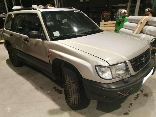 Pelēks Subaru Forester 1999 Kauņa, ar dzinēja tilpumu 1.99 L un nobraukumu 140 tūkst. km par 1300 €, foto 2 vietnē AUTOMOTO.COM.LV