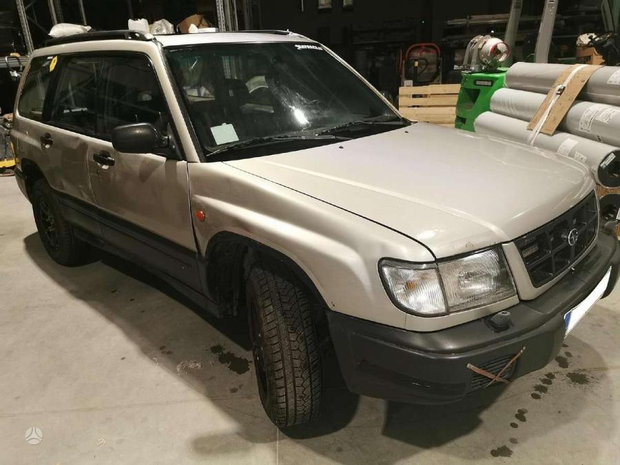 Pelēks Subaru Forester 1999 Kauņa, ar dzinēja tilpumu 1.99 L un nobraukumu 140 tūkst. km par 1300 €, foto 2 vietnē AUTOMOTO.COM.LV