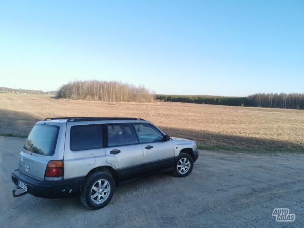 Grey Subaru Forester 1999 in Telschi, with an engine capacity of 2.00 L and mileage of 234 thousand km for 1000 €, photo 2 on AUTOMOTO.COM.LV