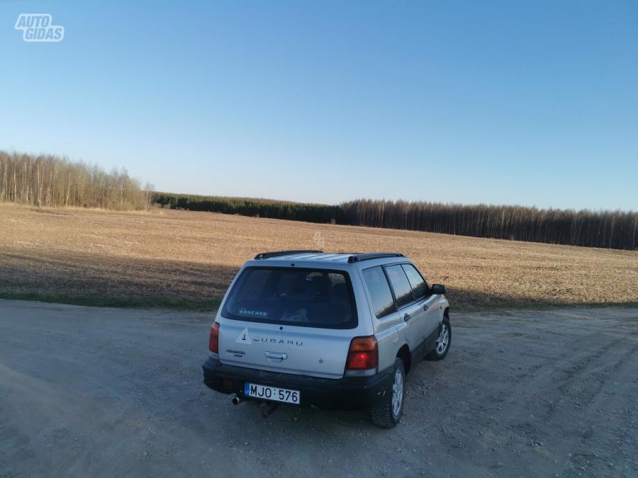 Grey Subaru Forester 1999 in Telschi, with an engine capacity of 2.00 L and mileage of 234 thousand km for 1000 €, photo 6 on AUTOMOTO.COM.LV