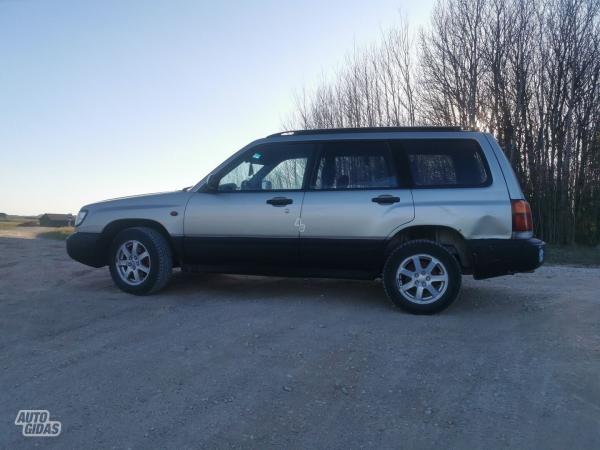Grey Subaru Forester 1999 in Telschi, with an engine capacity of 2.00 L and mileage of 234 thousand km for 1000 €, photo 6 on AUTOMOTO.COM.LV