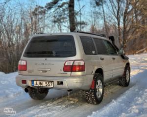 Pelēks Subaru Forester 2001 Viļņa, ar dzinēja tilpumu 2.00 L un nobraukumu 260 tūkst. km par 2799 €, foto 6 vietnē AUTOMOTO.COM.LV
