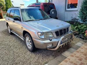 Pelēks Subaru Forester 2001 Rokiškis, ar dzinēja tilpumu 1.99 L un nobraukumu 233 tūkst. km par 1750 €, foto  vietnē AUTOMOTO.COM.LV
