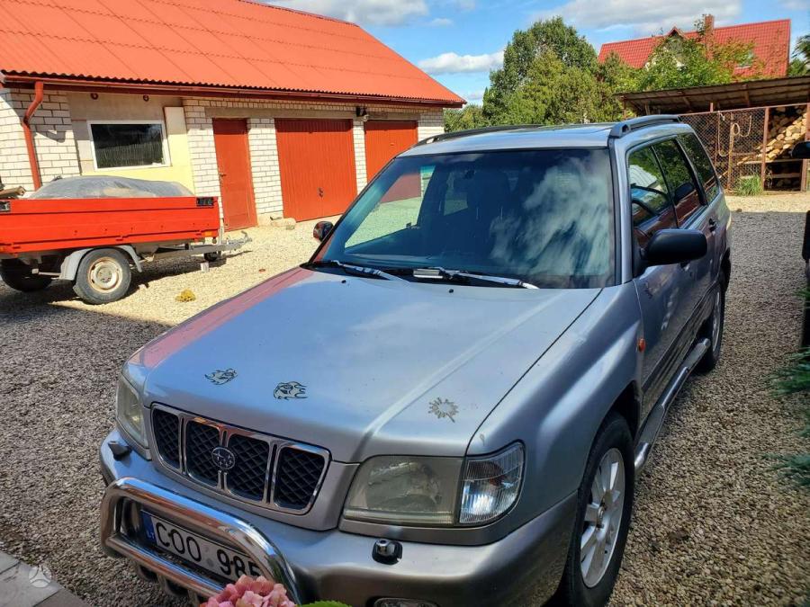 Grey Subaru Forester 2001 in Rokiskis, with an engine capacity of 1.99 L and mileage of 233 thousand km for 1750 €, photo 5 on AUTOMOTO.COM.LV