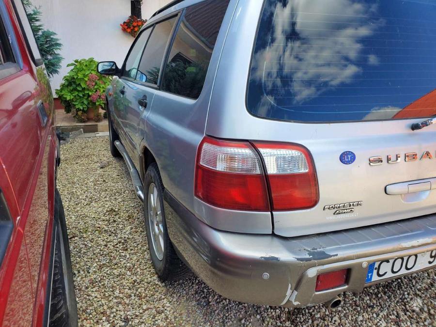 Grey Subaru Forester 2001 in Rokiskis, with an engine capacity of 1.99 L and mileage of 233 thousand km for 1750 €, photo 12 on AUTOMOTO.COM.LV