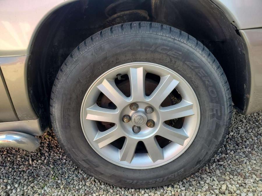 Grey Subaru Forester 2001 in Rokiskis, with an engine capacity of 1.99 L and mileage of 233 thousand km for 1750 €, photo 15 on AUTOMOTO.COM.LV
