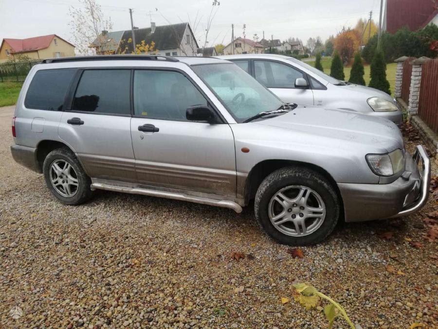 Grey Subaru Forester 2001 in Rokiskis, with an engine capacity of 1.99 L and mileage of 233 thousand km for 1750 €, photo 18 on AUTOMOTO.COM.LV