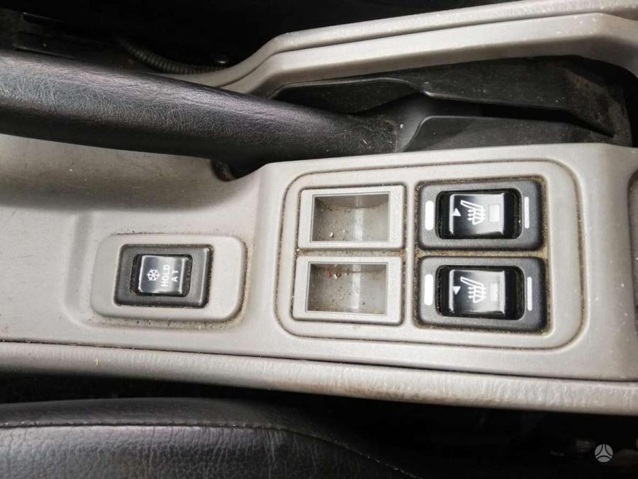 Grey Subaru Forester 2001 in Rokiskis, with an engine capacity of 1.99 L and mileage of 233 thousand km for 1750 €, photo 22 on AUTOMOTO.COM.LV