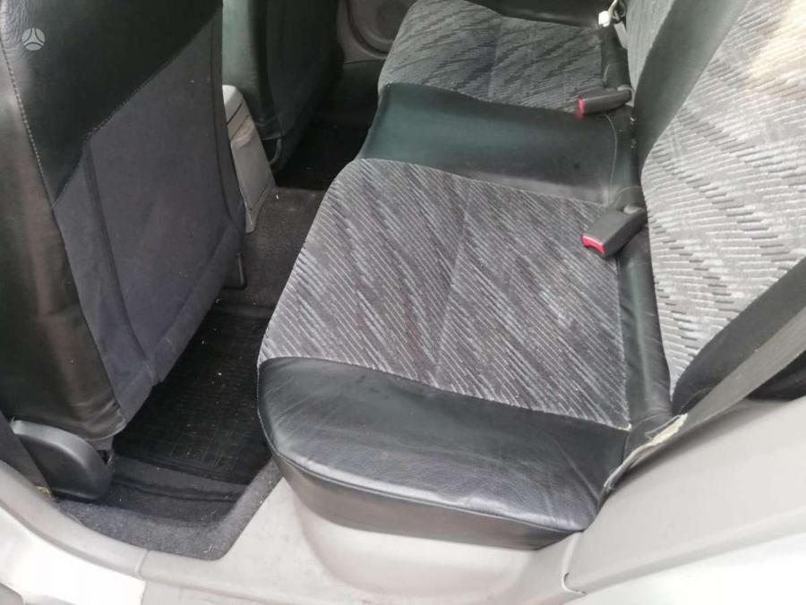 Grey Subaru Forester 2001 in Rokiskis, with an engine capacity of 1.99 L and mileage of 233 thousand km for 1750 €, photo 32 on AUTOMOTO.COM.LV