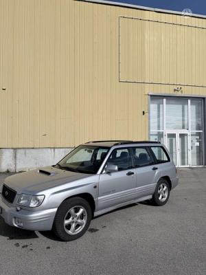 Pelēks Subaru Forester 2001 Viļņa, ar dzinēja tilpumu 2.00 L un nobraukumu 174 tūkst. km par 5150 €, foto 3 vietnē AUTOMOTO.COM.LV