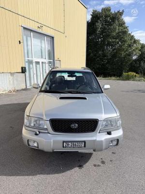 Pelēks Subaru Forester 2001 Viļņa, ar dzinēja tilpumu 2.00 L un nobraukumu 174 tūkst. km par 5150 €, foto 4 vietnē AUTOMOTO.COM.LV