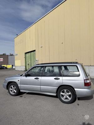 Pelēks Subaru Forester 2001 Viļņa, ar dzinēja tilpumu 2.00 L un nobraukumu 174 tūkst. km par 5150 €, foto 6 vietnē AUTOMOTO.COM.LV