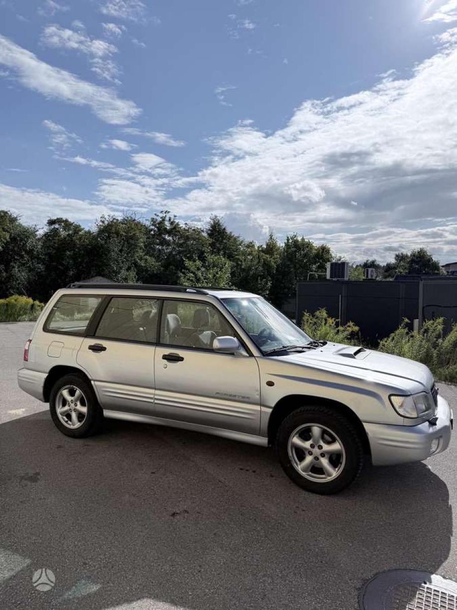 Pelēks Subaru Forester 2001 Viļņa, ar dzinēja tilpumu 2.00 L un nobraukumu 174 tūkst. km par 5150 €, foto 7 vietnē AUTOMOTO.COM.LV