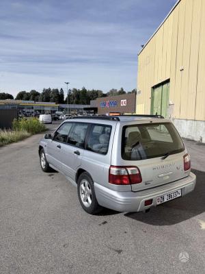 Pelēks Subaru Forester 2001 Viļņa, ar dzinēja tilpumu 2.00 L un nobraukumu 174 tūkst. km par 5150 €, foto 9 vietnē AUTOMOTO.COM.LV