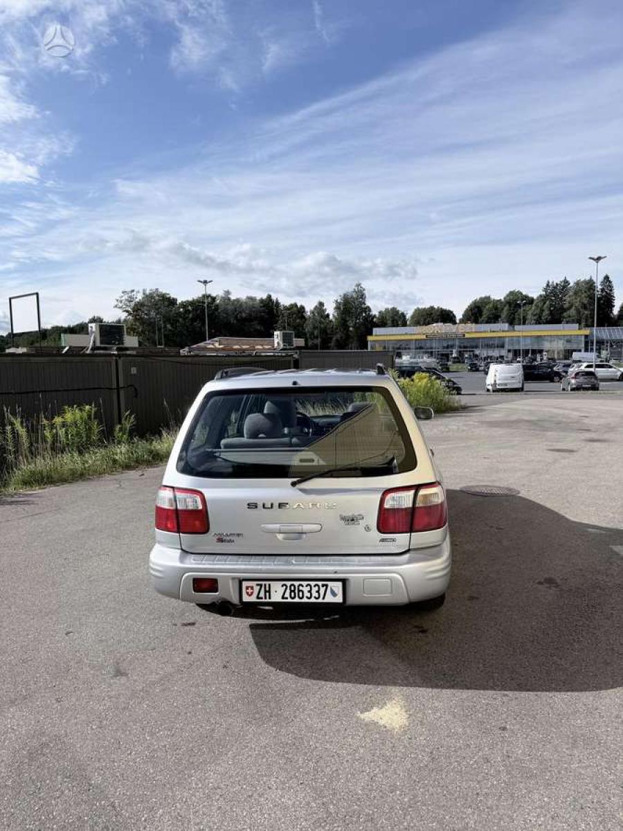 Pelēks Subaru Forester 2001 Viļņa, ar dzinēja tilpumu 2.00 L un nobraukumu 174 tūkst. km par 5150 €, foto 12 vietnē AUTOMOTO.COM.LV