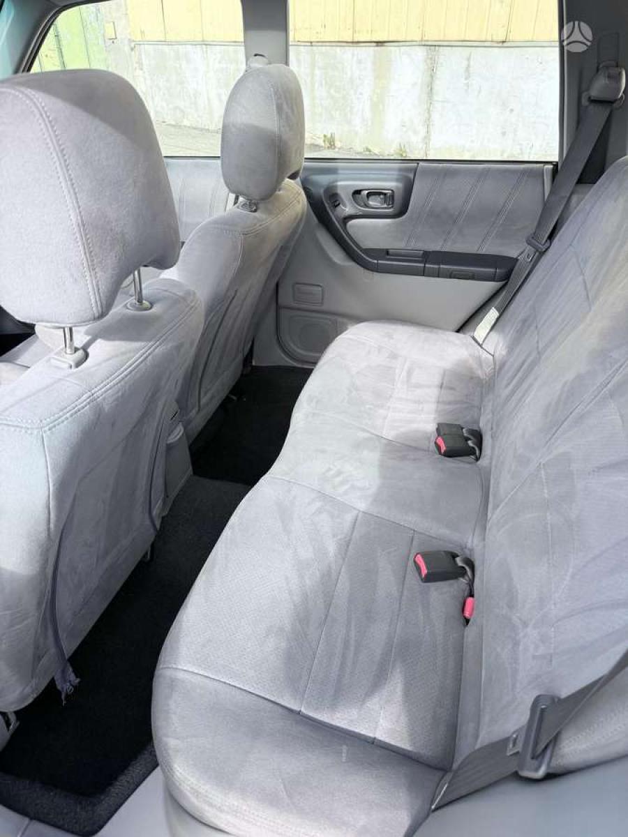Pelēks Subaru Forester 2001 Viļņa, ar dzinēja tilpumu 2.00 L un nobraukumu 174 tūkst. km par 5150 €, foto 24 vietnē AUTOMOTO.COM.LV