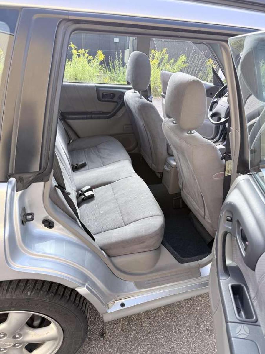 Pelēks Subaru Forester 2001 Viļņa, ar dzinēja tilpumu 2.00 L un nobraukumu 174 tūkst. km par 5150 €, foto 25 vietnē AUTOMOTO.COM.LV