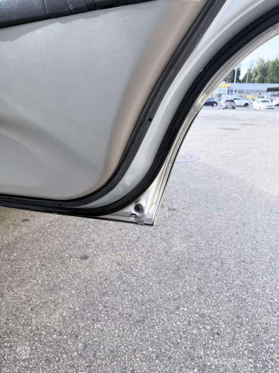 Pelēks Subaru Forester 2001 Viļņa, ar dzinēja tilpumu 2.00 L un nobraukumu 174 tūkst. km par 5150 €, foto 37 vietnē AUTOMOTO.COM.LV