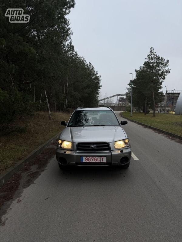 Pelēks Subaru Forester 2002 Jurbarkas, ar dzinēja tilpumu 2.00 L un nobraukumu 246 tūkst. km par 2850 €, foto 1 vietnē AUTOMOTO.COM.LV