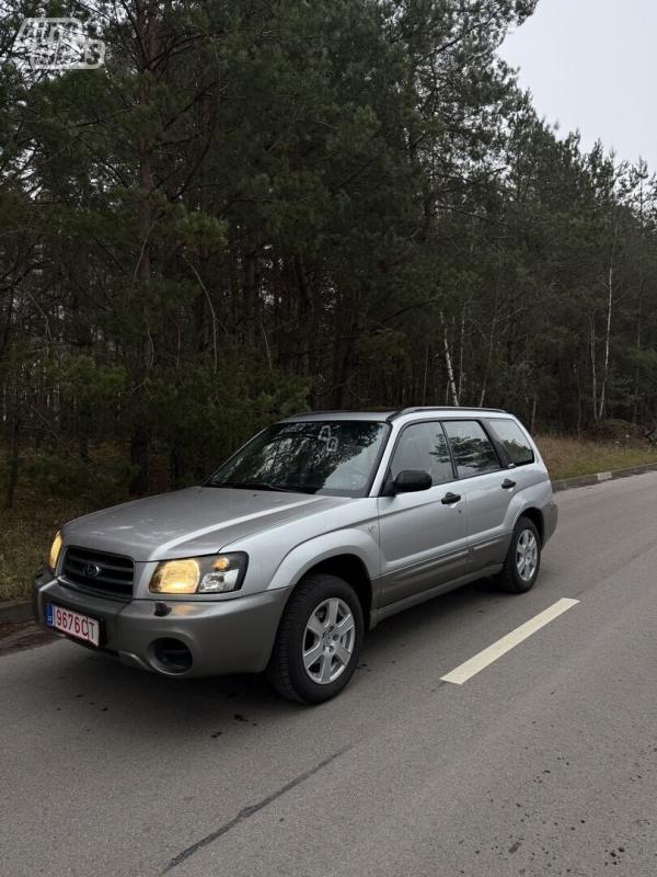 Pelēks Subaru Forester 2002 Jurbarkas, ar dzinēja tilpumu 2.00 L un nobraukumu 246 tūkst. km par 2850 €, foto 2 vietnē AUTOMOTO.COM.LV