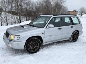 Pelēks Subaru Forester 2002 Viļņa, ar dzinēja tilpumu 1.99 L un nobraukumu 274 tūkst. km par 1650 €, foto  vietnē AUTOMOTO.COM.LV
