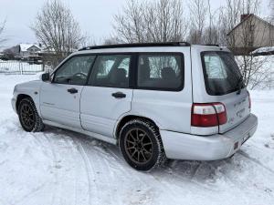 Pelēks Subaru Forester 2002 Viļņa, ar dzinēja tilpumu 1.99 L un nobraukumu 274 tūkst. km par 1650 €, foto 2 vietnē AUTOMOTO.COM.LV