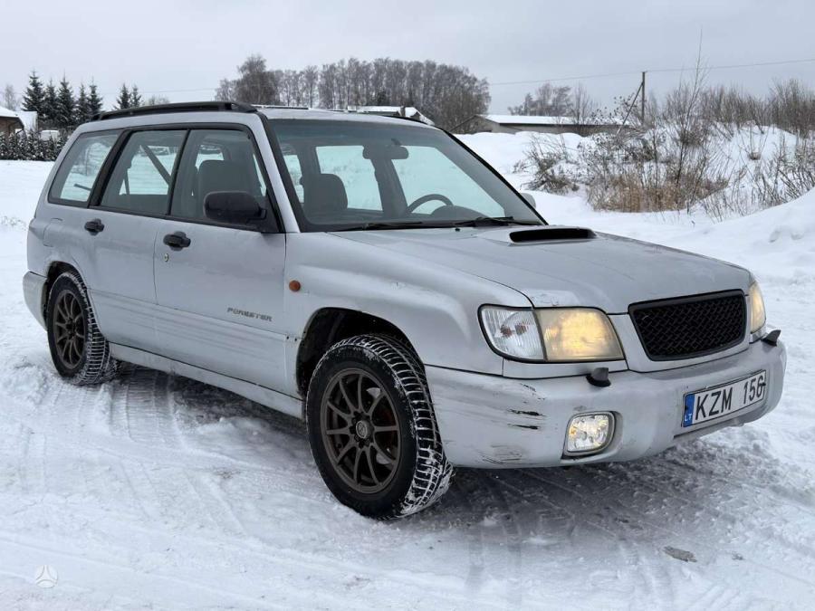 Pelēks Subaru Forester 2002 Viļņa, ar dzinēja tilpumu 1.99 L un nobraukumu 274 tūkst. km par 1650 €, foto 5 vietnē AUTOMOTO.COM.LV
