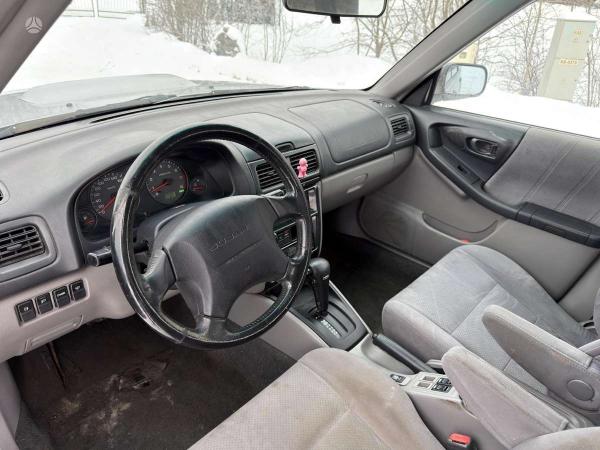 Pelēks Subaru Forester 2002 Viļņa, ar dzinēja tilpumu 1.99 L un nobraukumu 274 tūkst. km par 1650 €, foto 9 vietnē AUTOMOTO.COM.LV