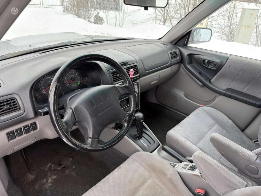 Pelēks Subaru Forester 2002 Viļņa, ar dzinēja tilpumu 1.99 L un nobraukumu 274 tūkst. km par 1650 €, foto 9 vietnē AUTOMOTO.COM.LV
