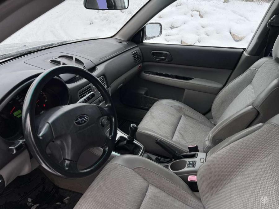 Pelēks Subaru Forester 2003 Varėna, ar dzinēja tilpumu 2.00 L un nobraukumu 460 tūkst. km par 1600 €, foto 5 vietnē AUTOMOTO.COM.LV