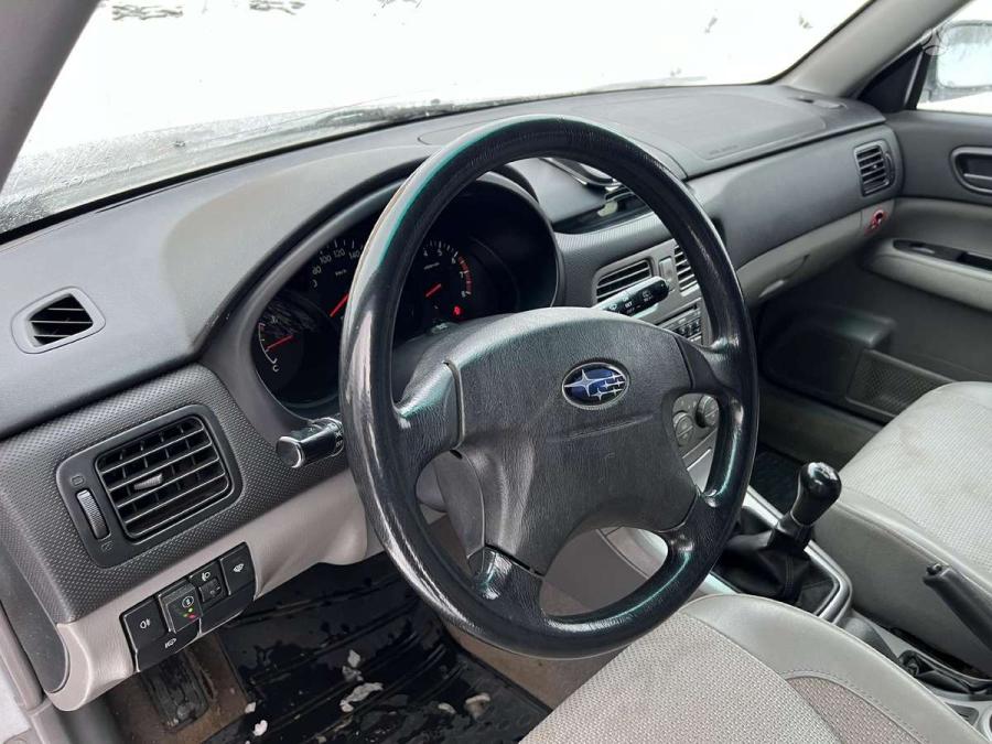Pelēks Subaru Forester 2003 Varėna, ar dzinēja tilpumu 2.00 L un nobraukumu 460 tūkst. km par 1600 €, foto 6 vietnē AUTOMOTO.COM.LV