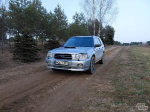 Pelēks Subaru Forester 2003 Viļņa, ar dzinēja tilpumu 2.00 L un nobraukumu 303 tūkst. km par 5100 €, foto  vietnē AUTOMOTO.COM.LV
