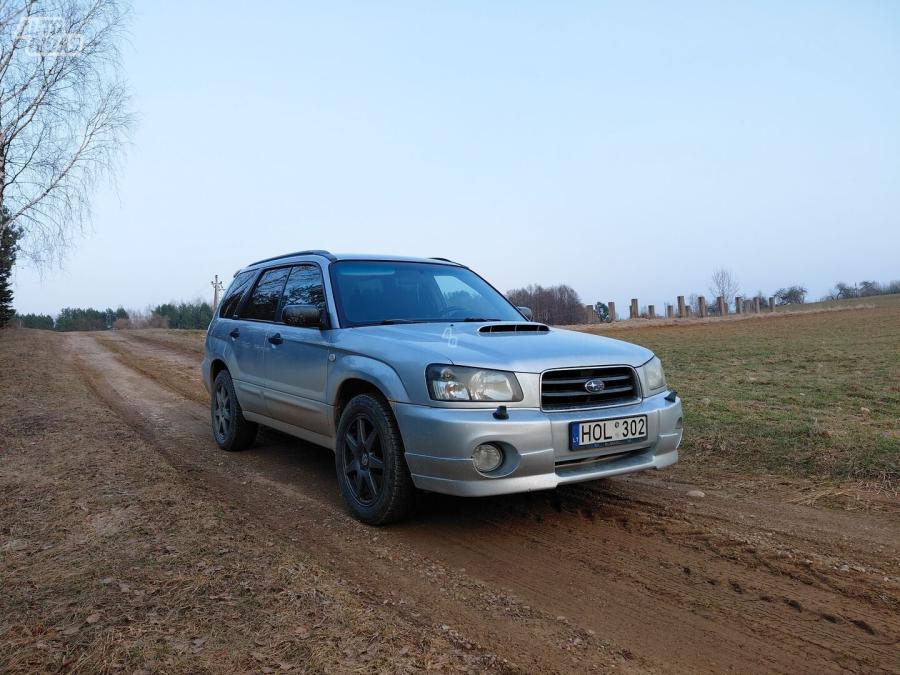 Grey Subaru Forester 2003 in Vilnius, with an engine capacity of 2.00 L and mileage of 303 thousand km for 5100 €, photo 2 on AUTOMOTO.COM.LV